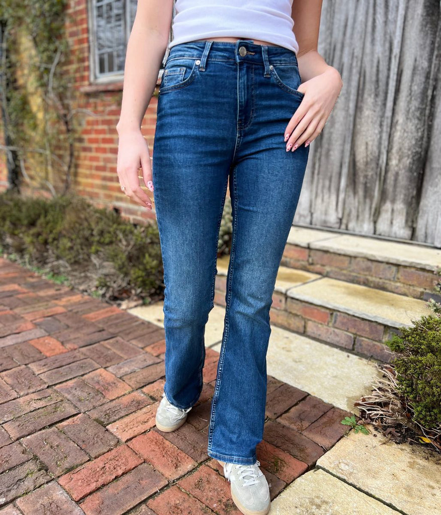 Mid Denim Eva Bootcut Jeans – Highstreet Outlet UK